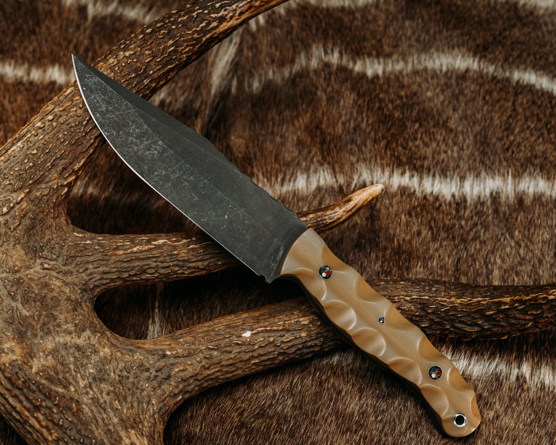 Crow Scout Drop Point - Ghost G10 Over Coyote G10, Patriot Mosaic Pins ...