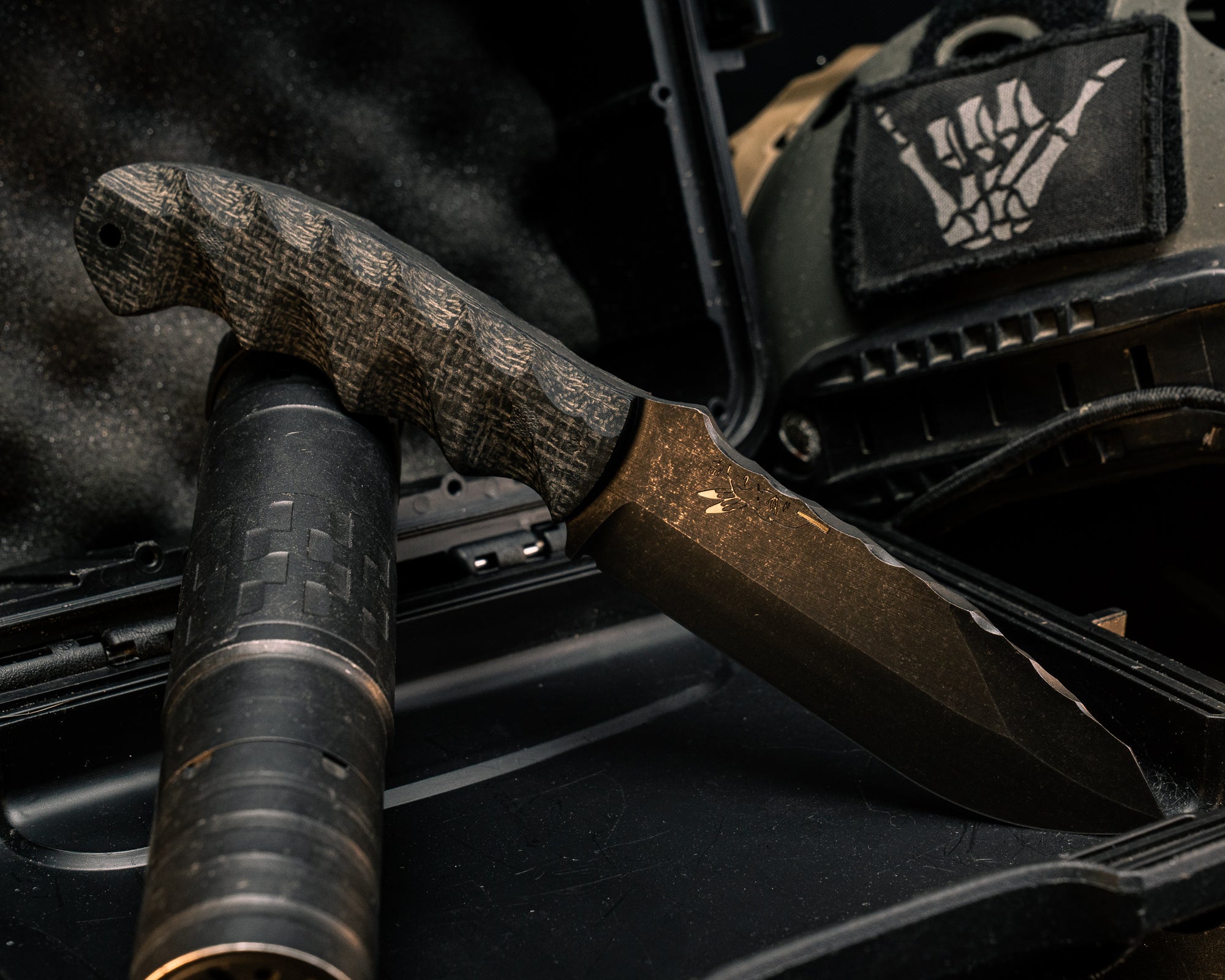 Disaster Breacher- Black Burlap Micarta, Black Micarta Pins, Black Mic ...