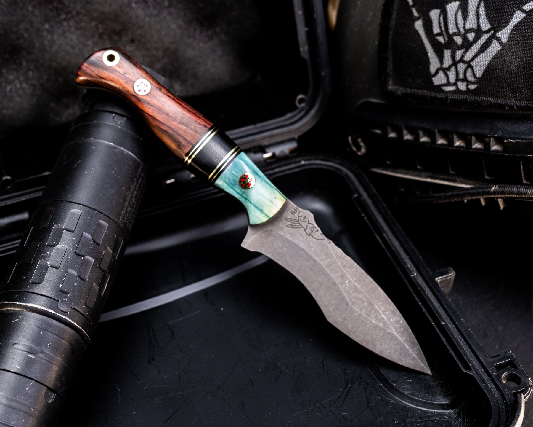 Extremis MK1- Dyed Giraffe, Black G10 and Brass Pin Striping, Bison Ho ...