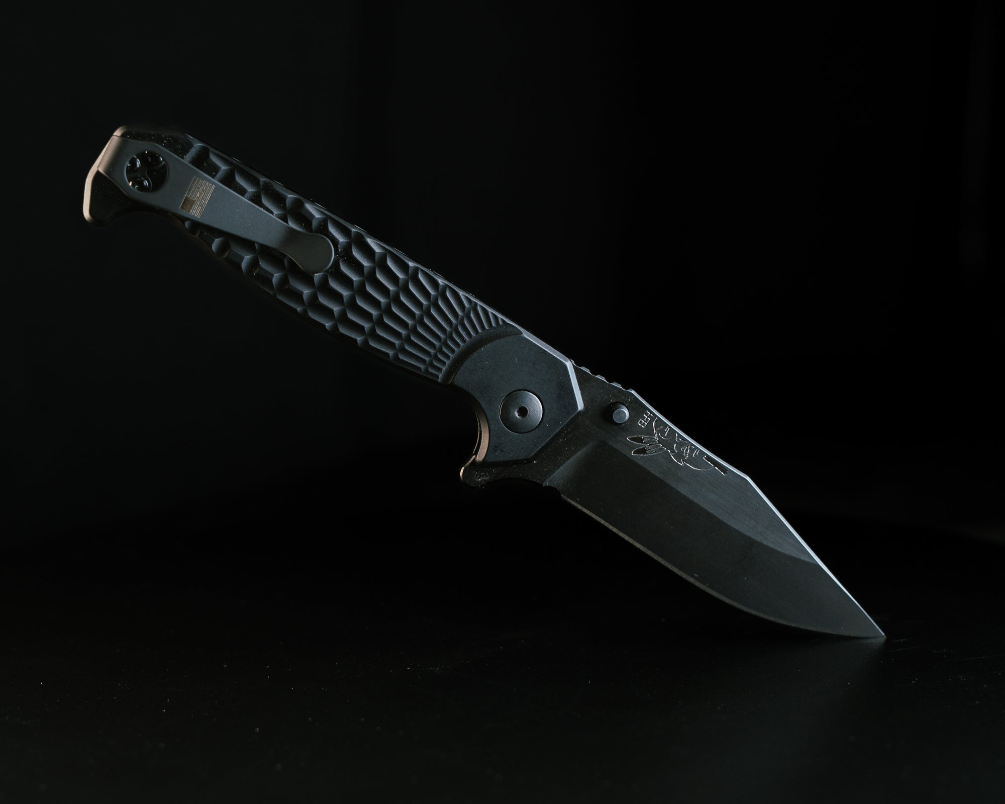 Crow Folder- Anodized Black Frame, Nitride Black Blade, Grenade Stippl ...