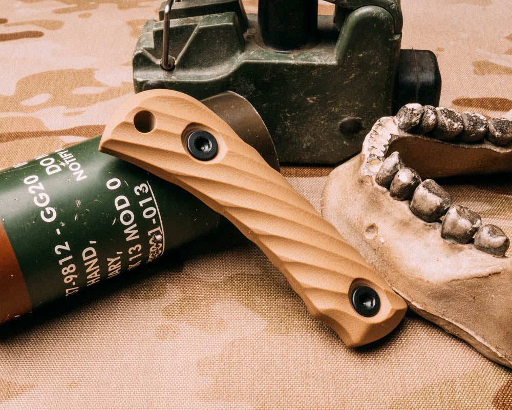 Cav Jr Scales- Coyote Tan G10, allen bolts, iron grip – Half Face Blades